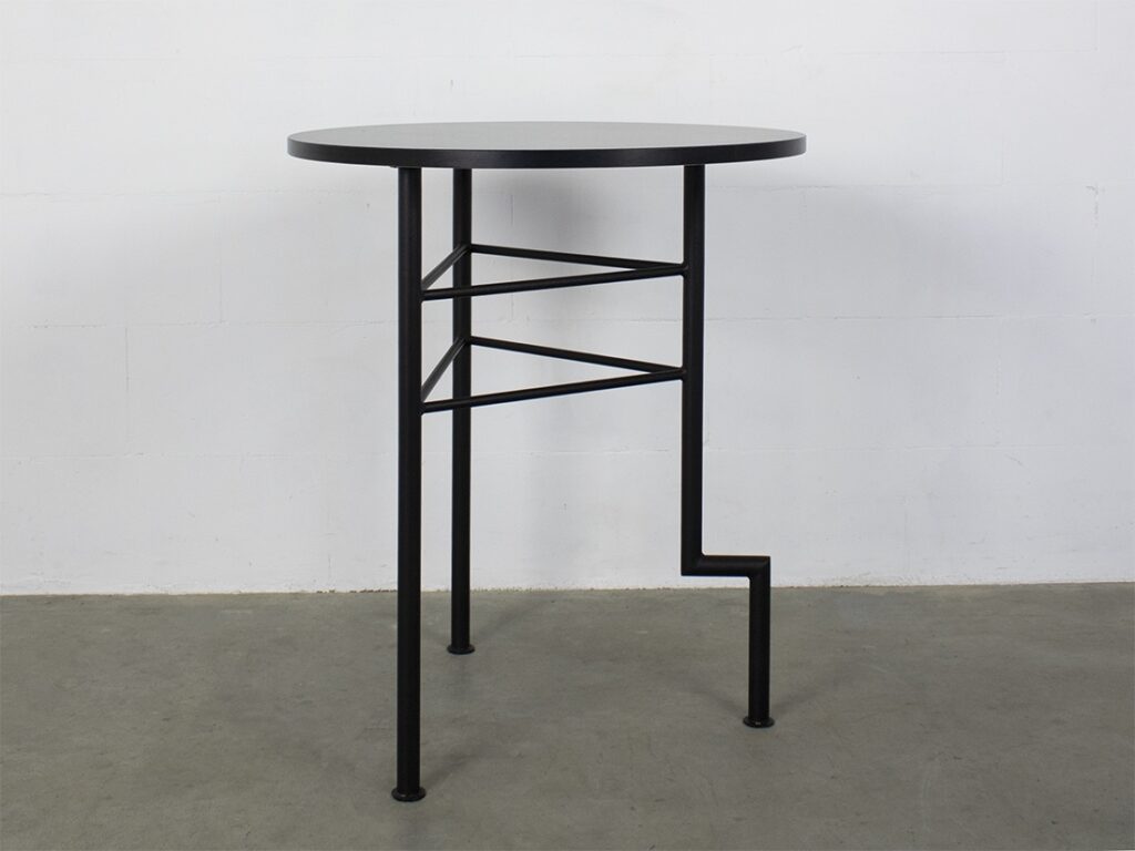 Metaform tafel | Gerard van den Berg | 80s tafel - IDEO Design