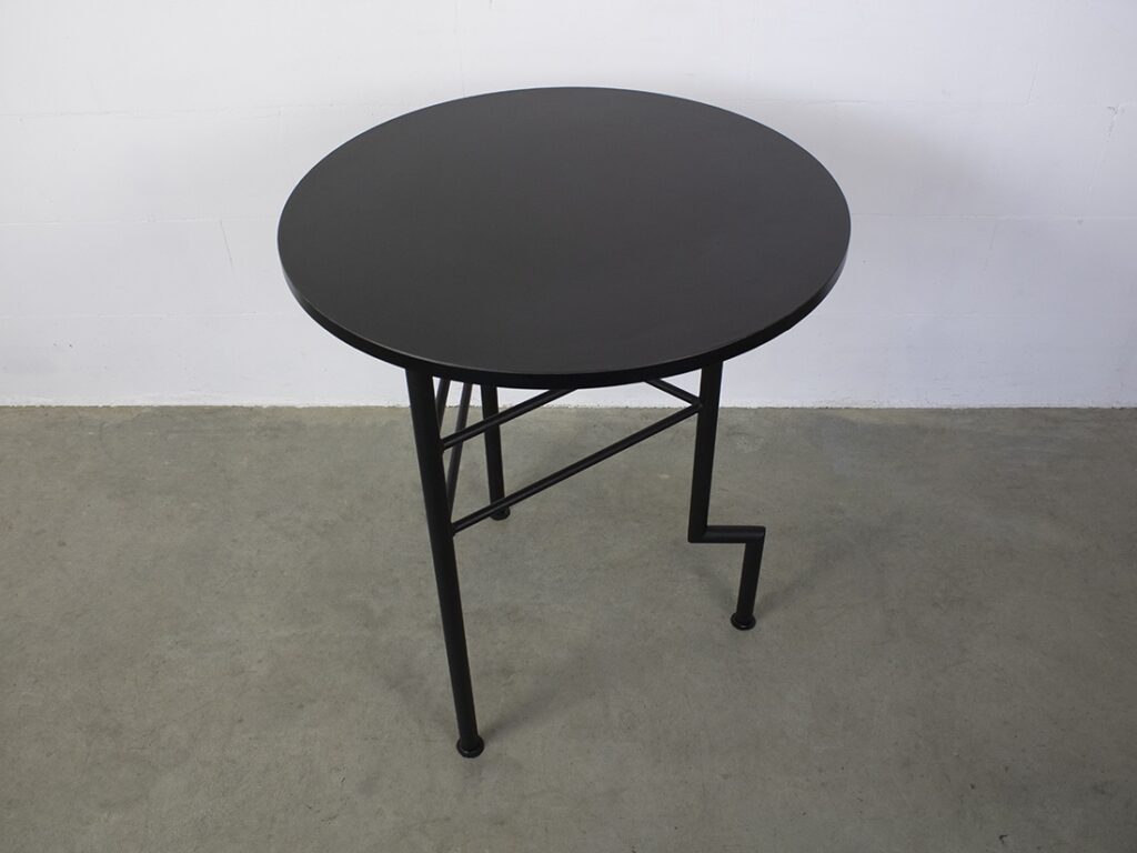 Metaform tafel | Gerard van den Berg | 80s tafel - IDEO Design